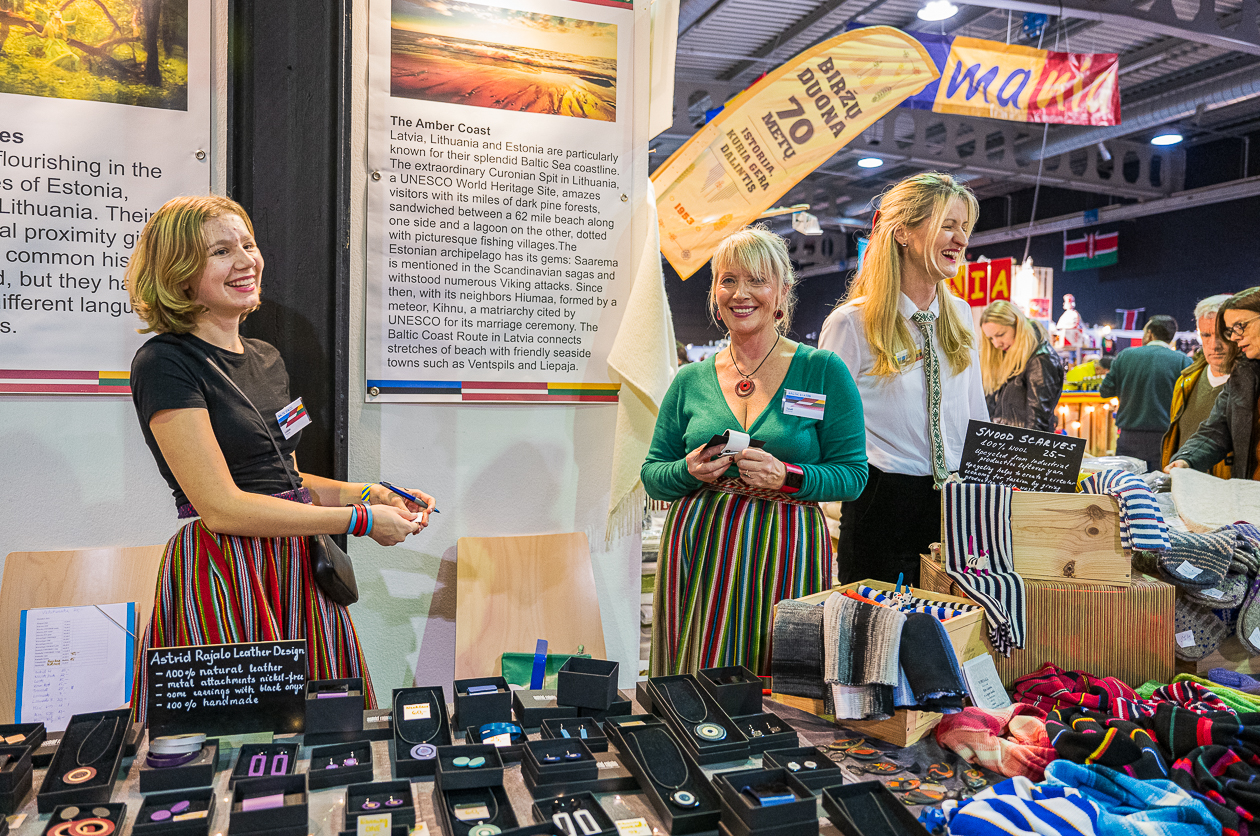 Les photos de la 1re journée du Bazar International (24.11.23) - RTL Infos