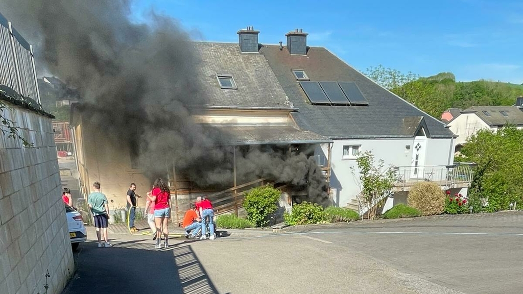Brand an engem Haus zu Baastenduerf: Museker, déi um Hämmelsmarsch ...