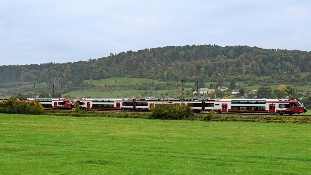 Fleet modernisation: CFL debuts first double-length Coradia train - RTL ...