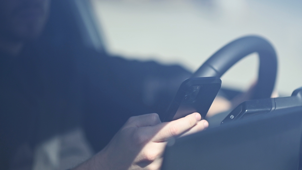 Campaign by Luxembourg police: Nearly 300 fines issued for mobile phone ...