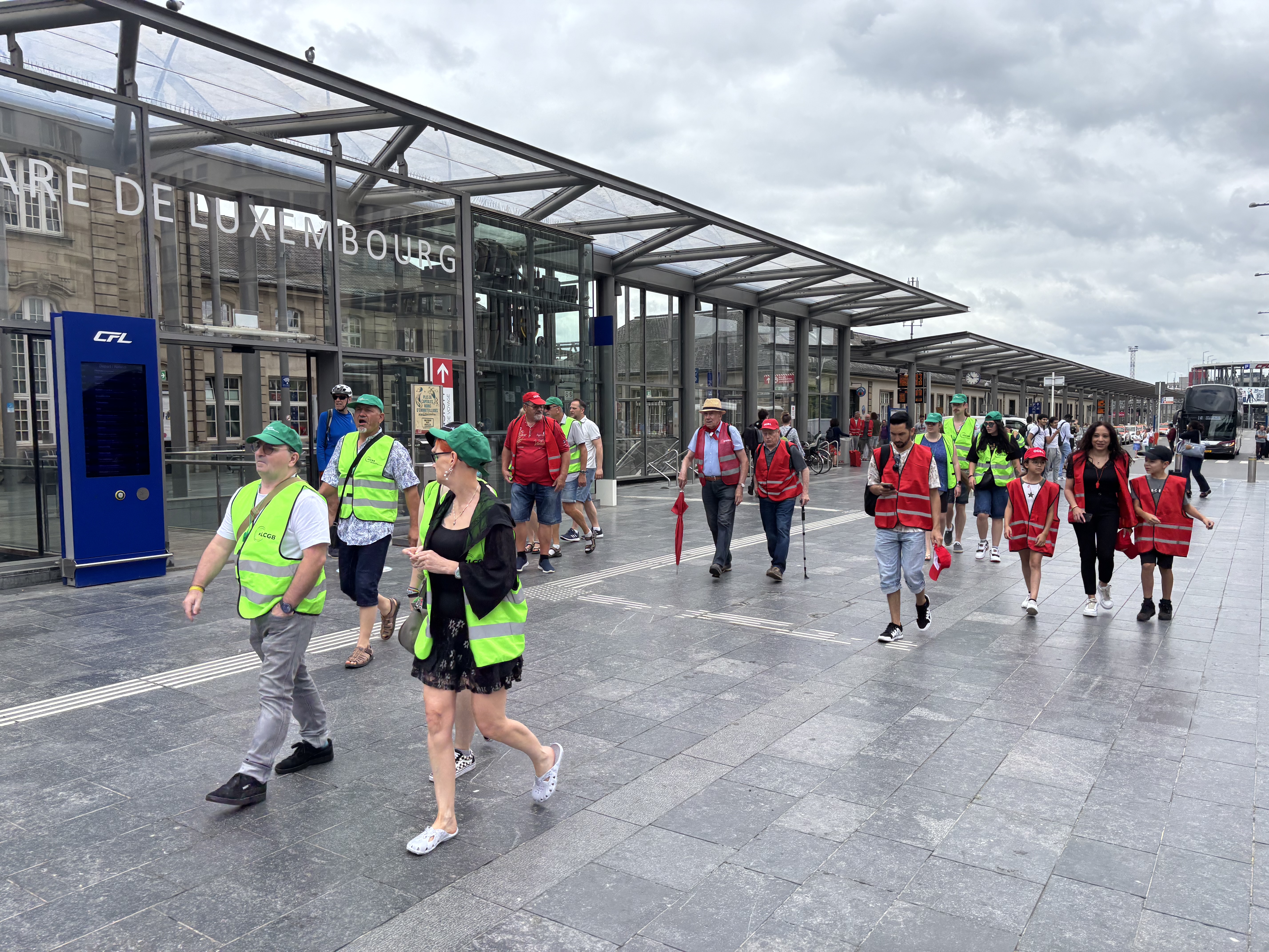 Manifestation du front syndical (28.6.25) - RTL Infos