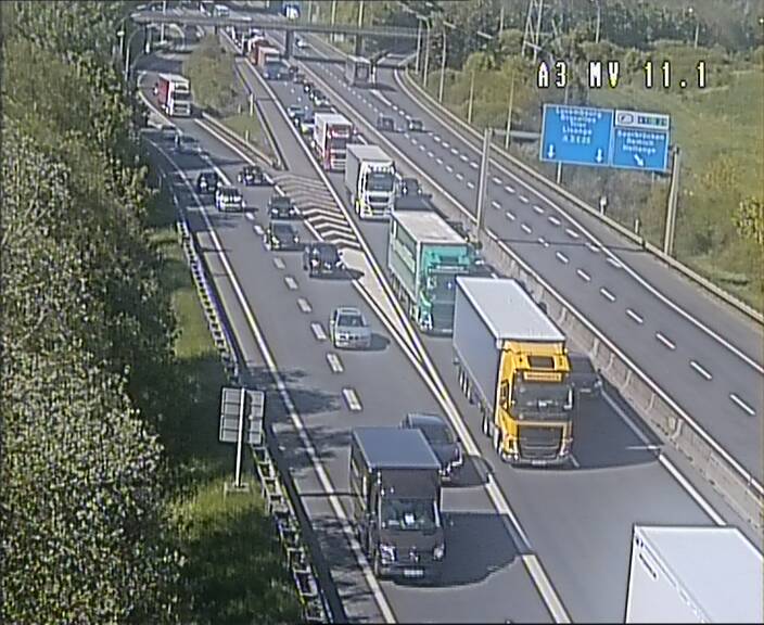 Just before Thionville: A car on fire causes traffic jam on the A3 ...
