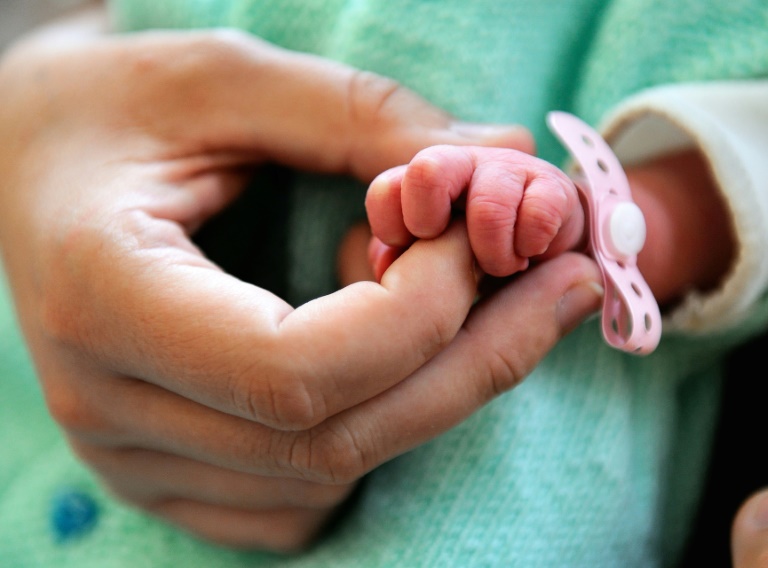 Mitochondrial DNA: World-first IVF trial reduces risk of babies ...
