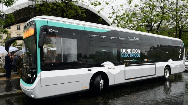 "Course spéciale": Il traverse Paris au volant d'un bus RATP qu'il ...