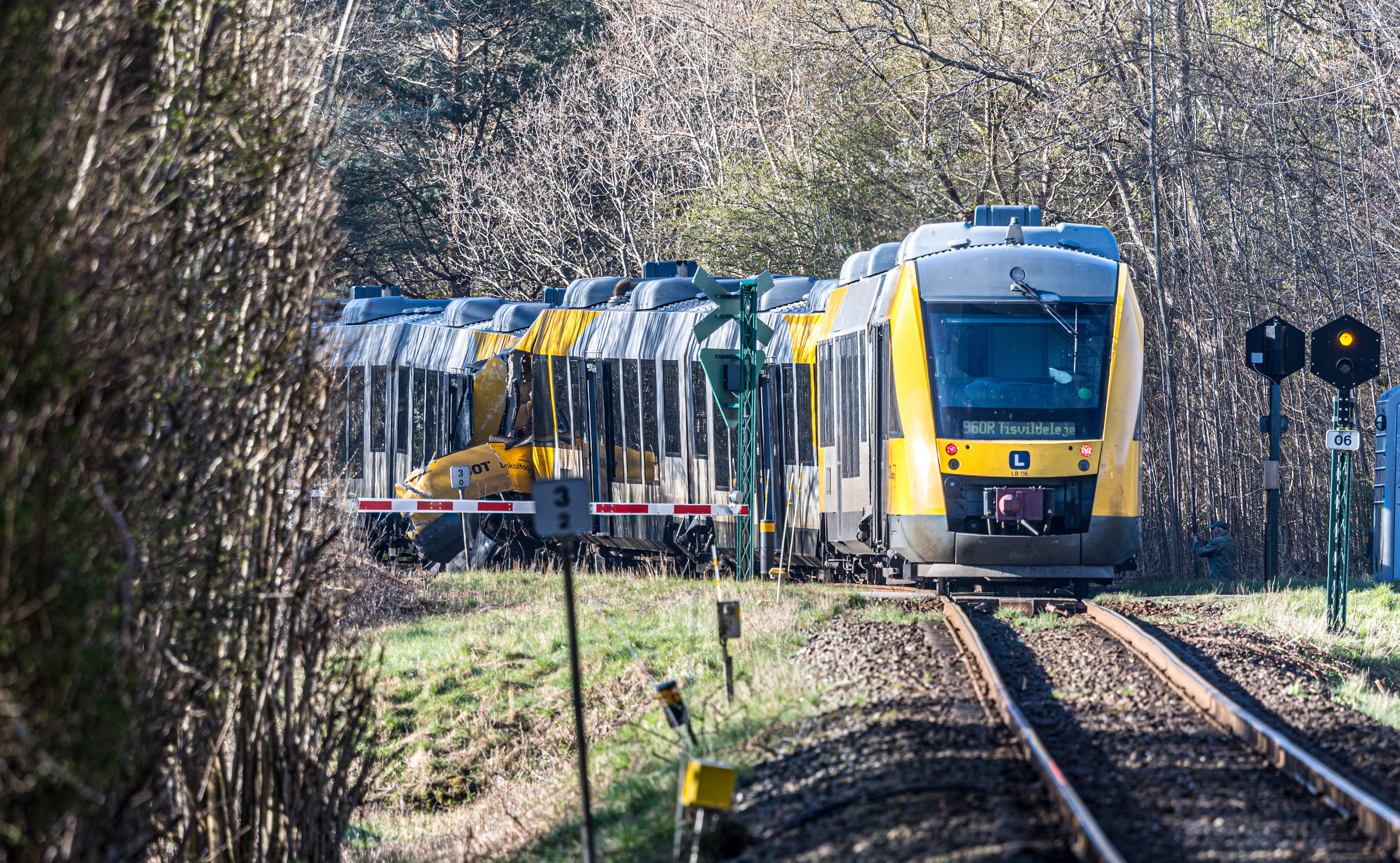Update – Near Copenhagen: 18 injured, five critically, in head-on train ...