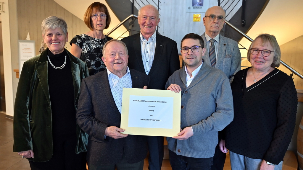 Nederlandse Agraries in Luxembourg: 2.000 Euro fir d'ONG-D Service ...