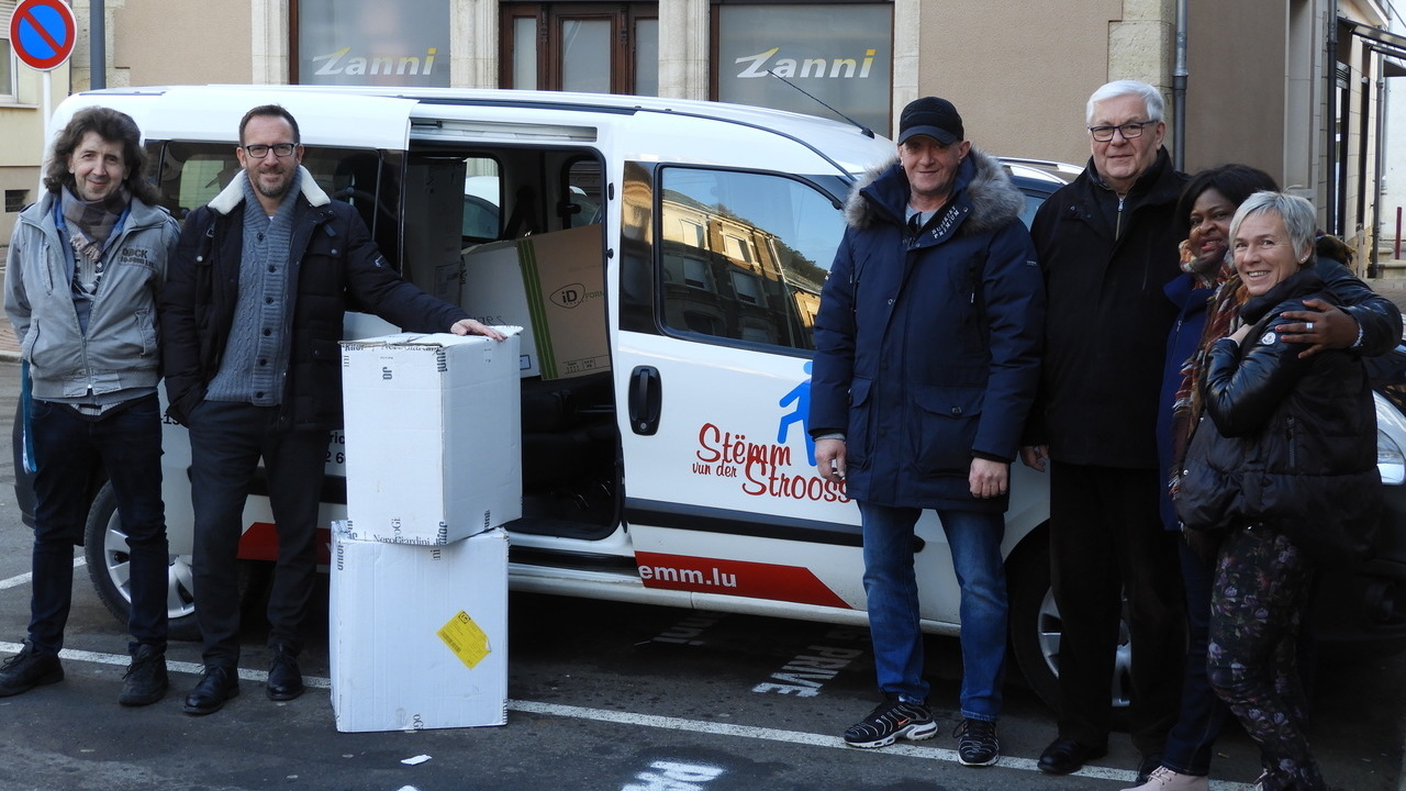Fir Stëmm vun der Strooss: "Zanni" spent Camionnette voller Schong