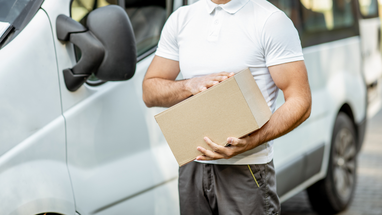 Police alert: Fake parcel drivers target victims in new scam - RTL Today
