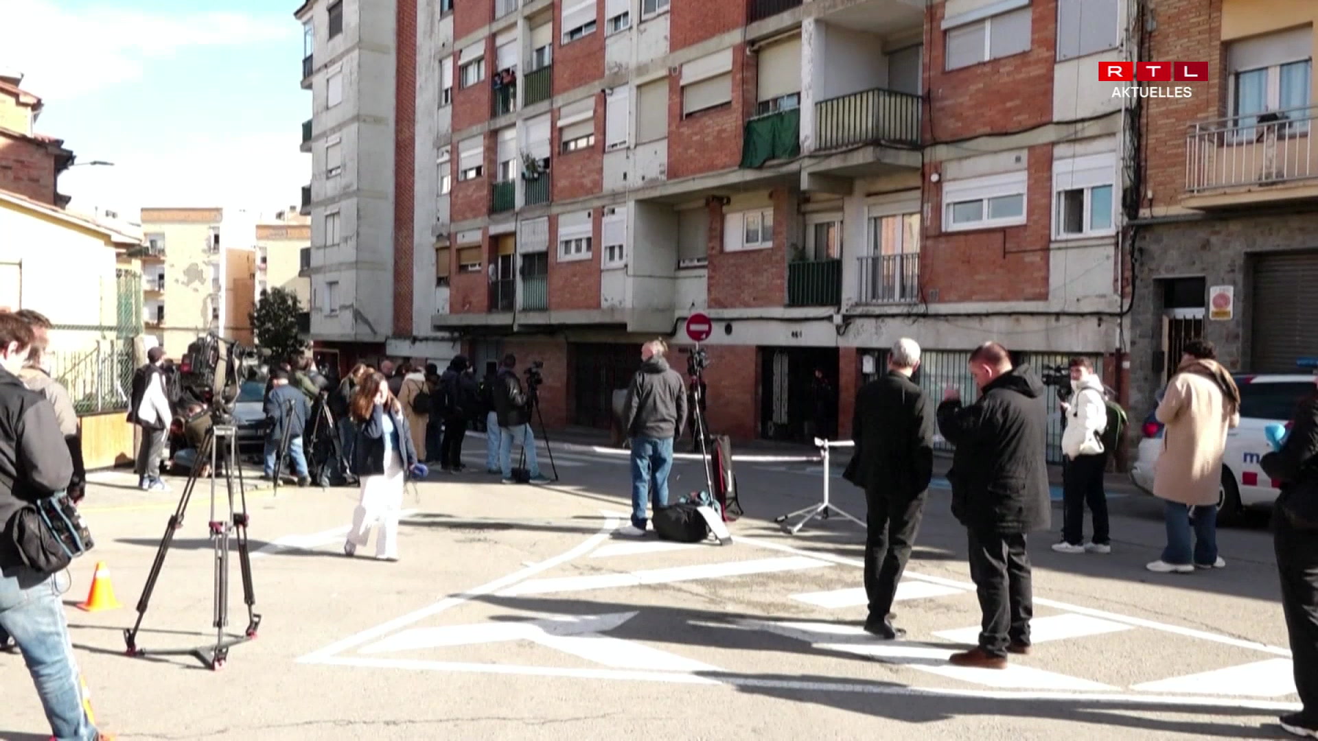 Five-storey building: Apartment block fire near Barcelona kills five ...
