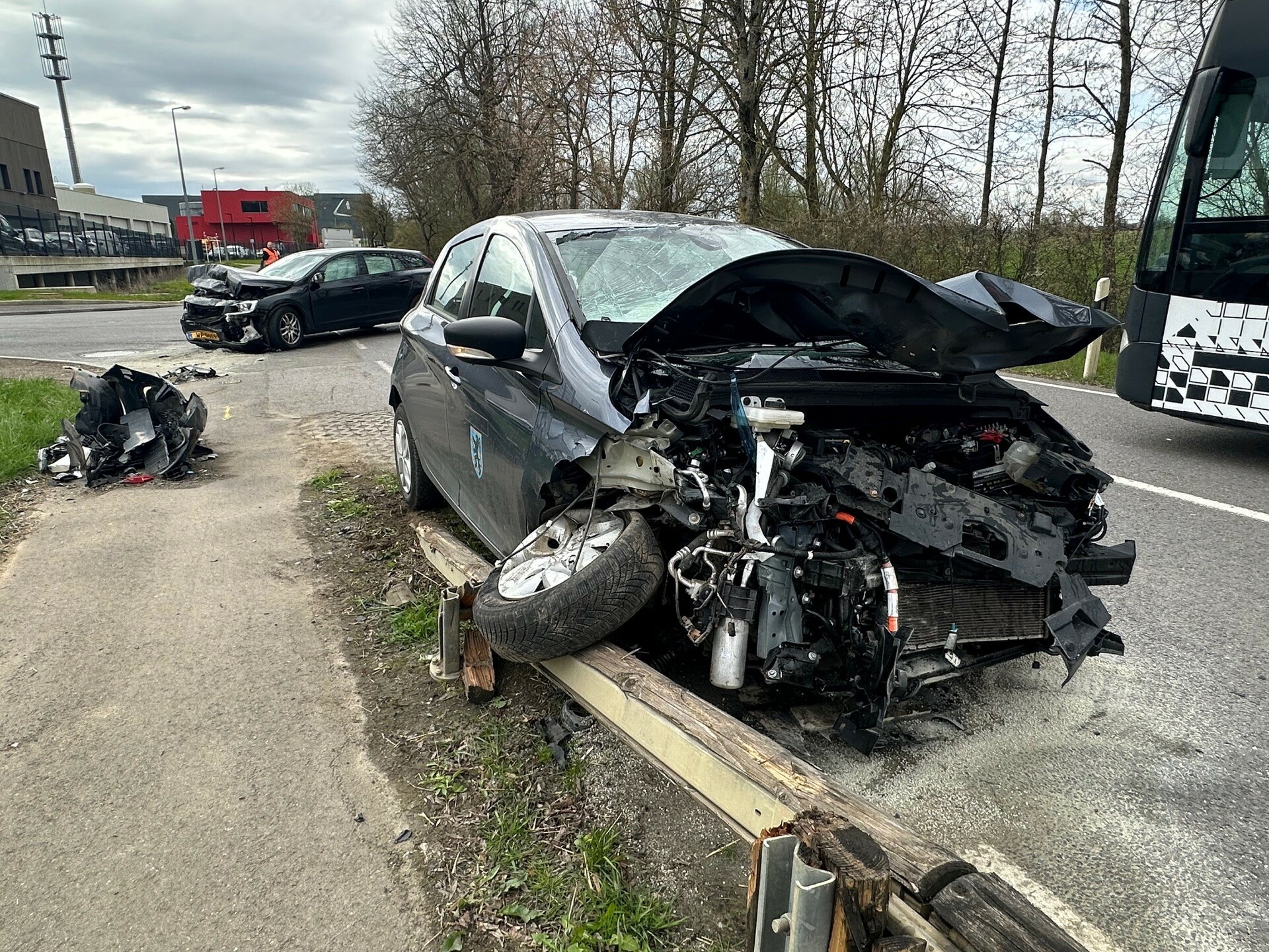 Collision in Kehlen industrial zone: One injured in head-on crash - RTL ...
