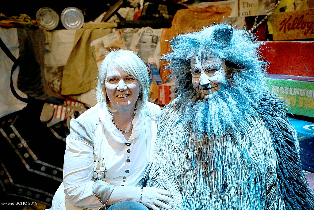 La comédie musicale Cats à la Rockhal (7/02/19) - RTL Infos