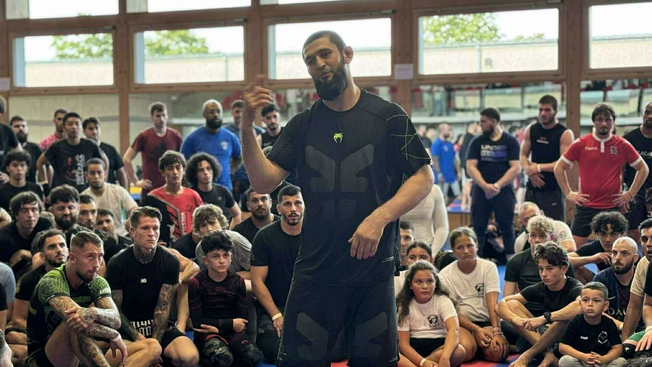 Once In A Lifetime Ufc Middleweight Champion Khamzat Chimaev Holds