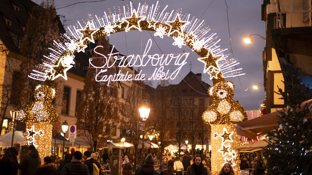 Stroossbuerg: Gemengenaarbechter fanne Waff a Munitioun a Gestrëpp bei ...