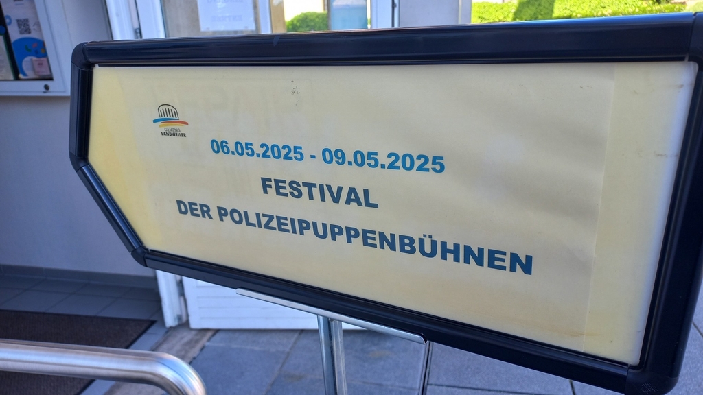 Since 1962: Police puppet theatre teaches children road safety - RTL Today