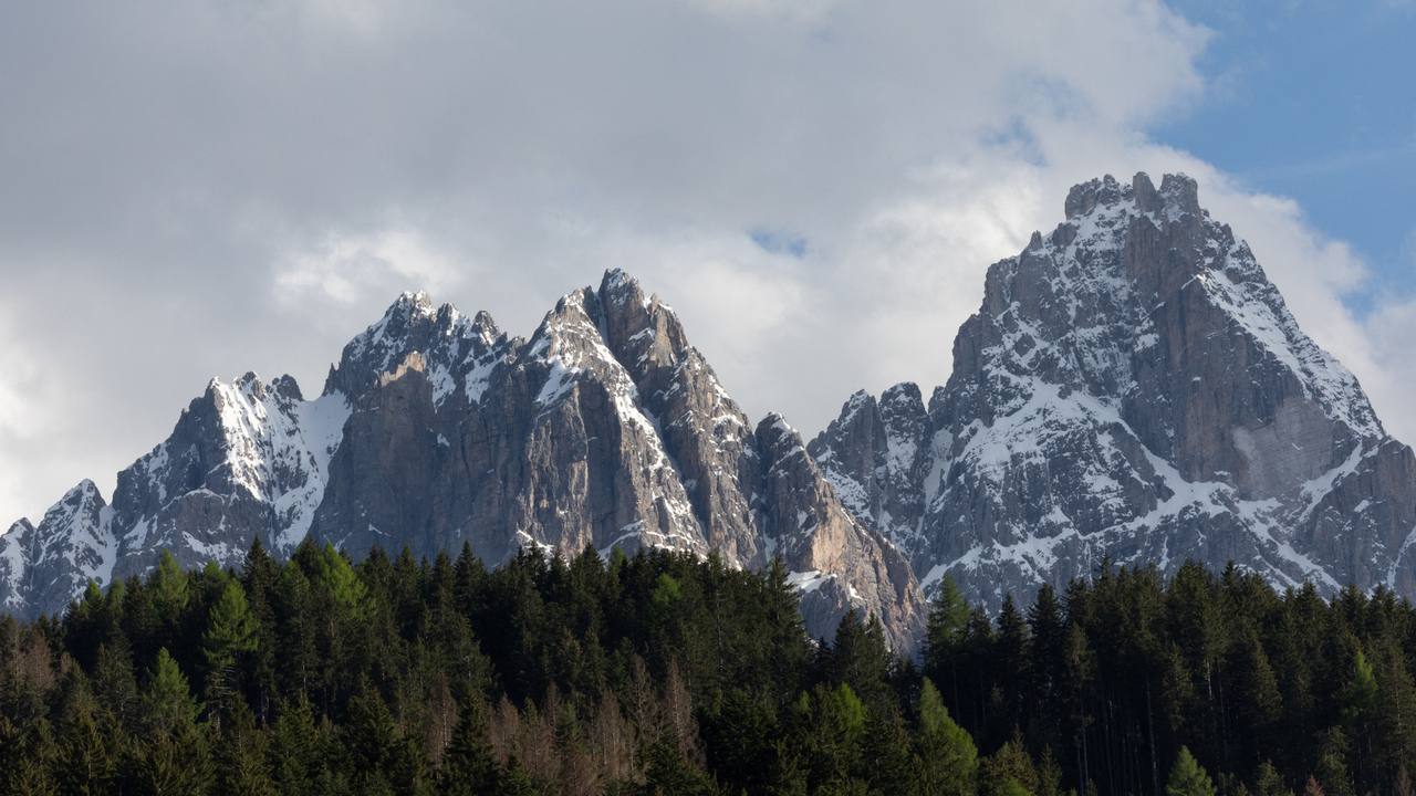 Calls for more awareness: Italian Alps record over 100 deaths this ...