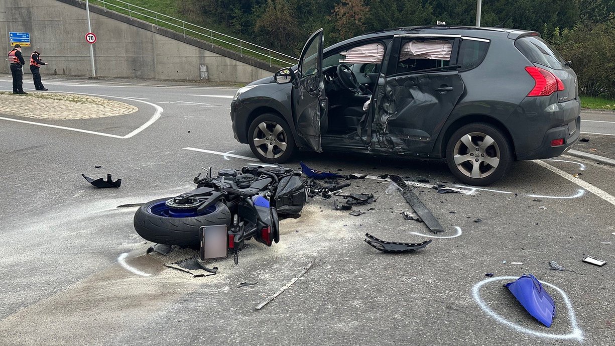 Drivers urged to avoid the area: Motorcyclist seriously injured in N6 ...