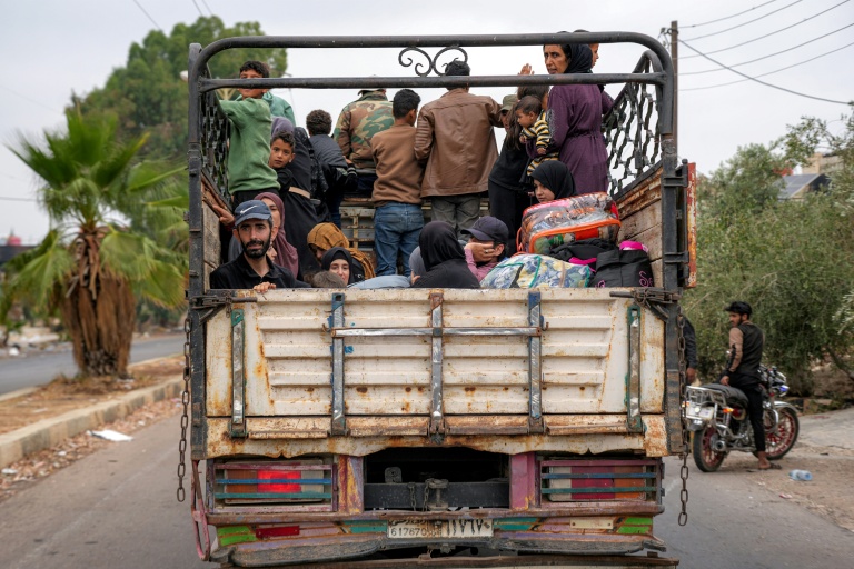 1,500 people displaced: Syria evacuates Bedouin from Druze-majority ...