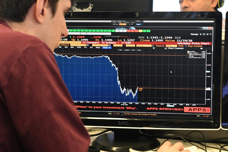 Disrupting UK auction: Bloomberg financial markets data service hit by ...