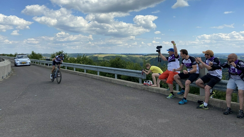 Ultra-Cyclist: Ralph Diseviscourt breaks 24-hour world record - RTL Today