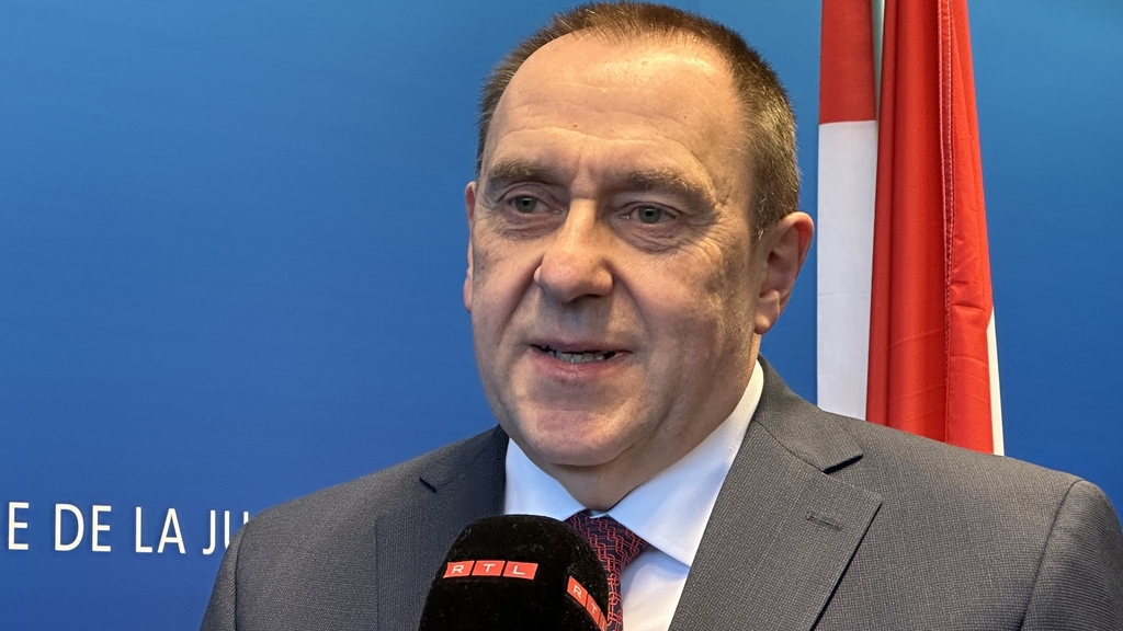 Succeeding Martine Solovieff: John Petry sworn in as Luxembourg's new ...