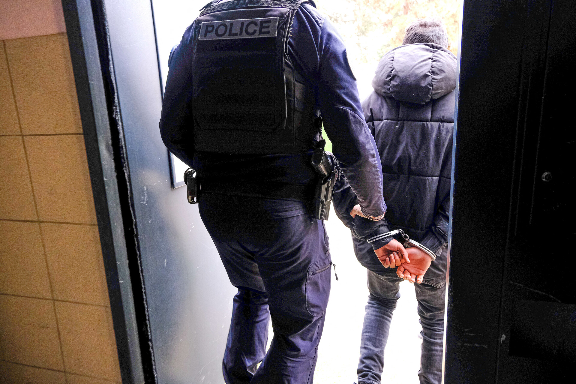 Following investigation: Police apprehend two suspects in Luxtrust scam ...