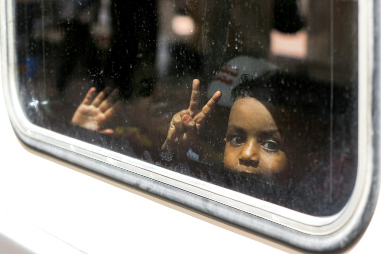 Reunited families: Hundreds of Sudanese refugees in Cairo take up ...