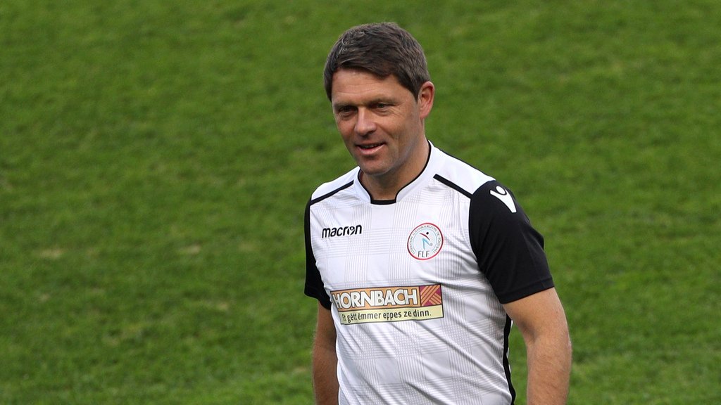 Entraîneur national: Luc Holtz sur la troisième marche du podium de la ...