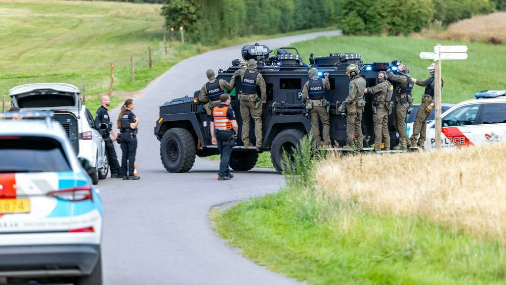 Around 9pm: Heavy police presence ends illegal rave near Heinerscheid ...
