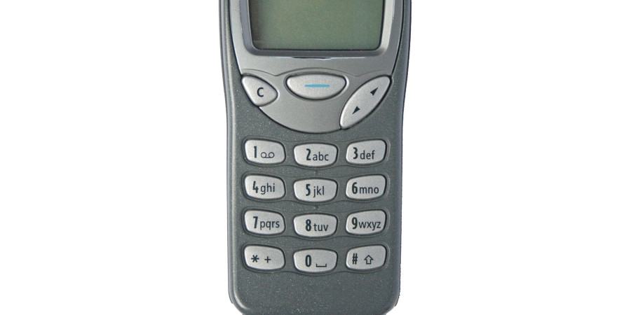 Alternative aux smartphones: Le Nokia 3210 fait son grand retour - RTL ...