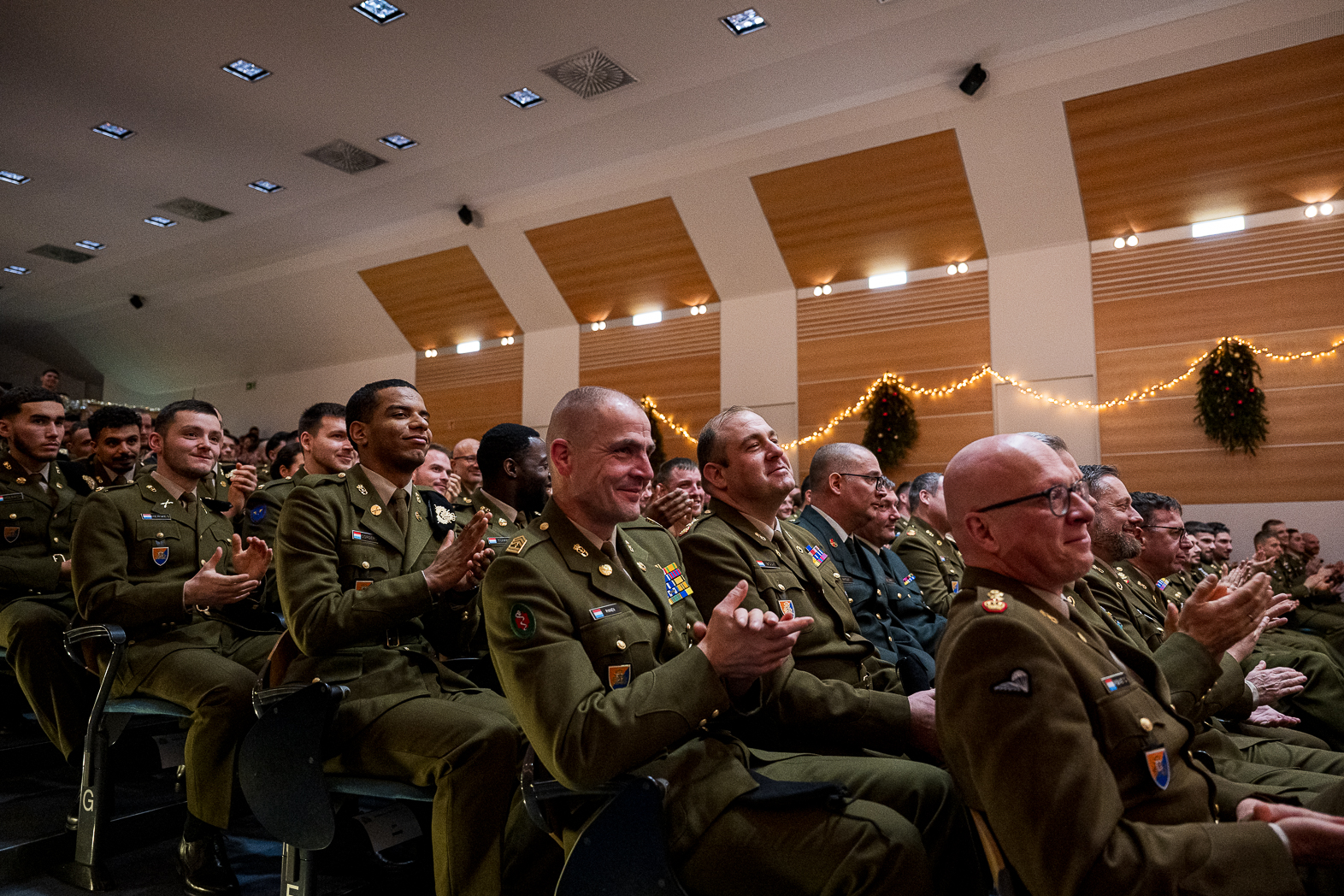 Chrëschtveillée vun der Lëtzebuerger Arméi um Härebierg (19.12.25 ...