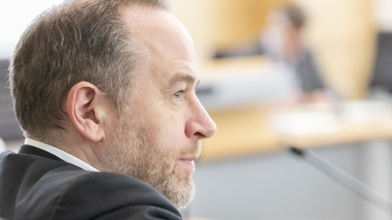 Cross-party pressure: Six parties urge ADR to sanction MP Tom Weidig ...