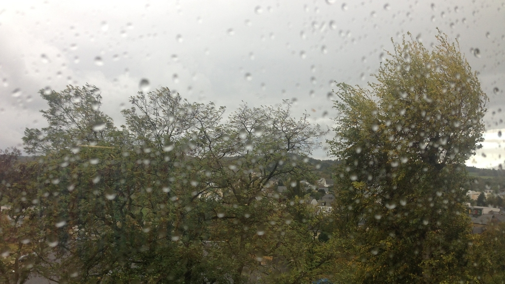 Luxembourg on yellow alert: Météolux issues strong winds and flood ...