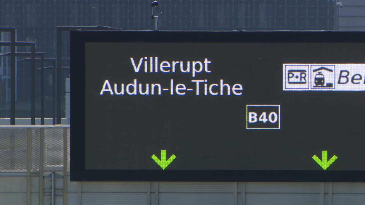 New generation of motorway signs: Luxembourg upgrades 25-year-old ...