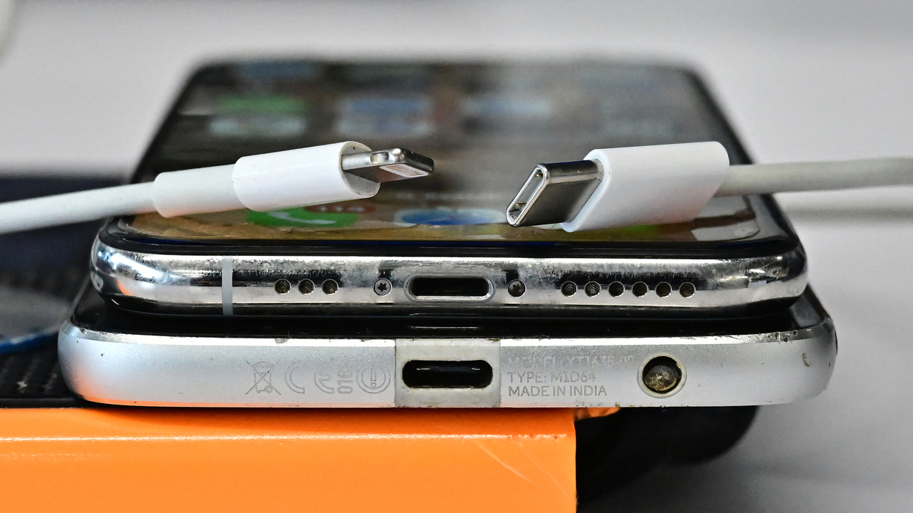 Across party lines: Luxembourg approves universal phone charger ...