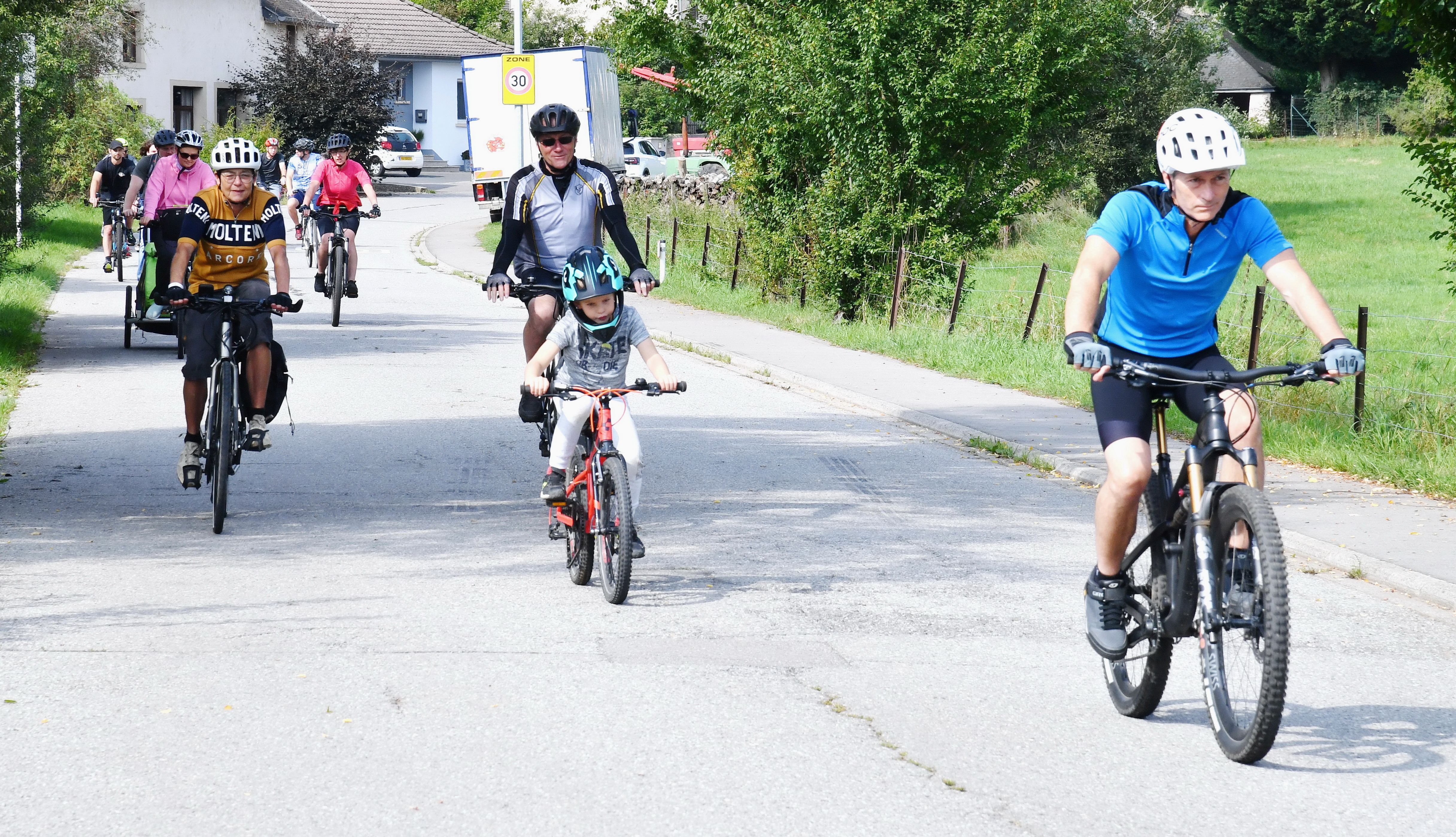 Préizerdaul - The Cycling Tour passes through - RTL Today
