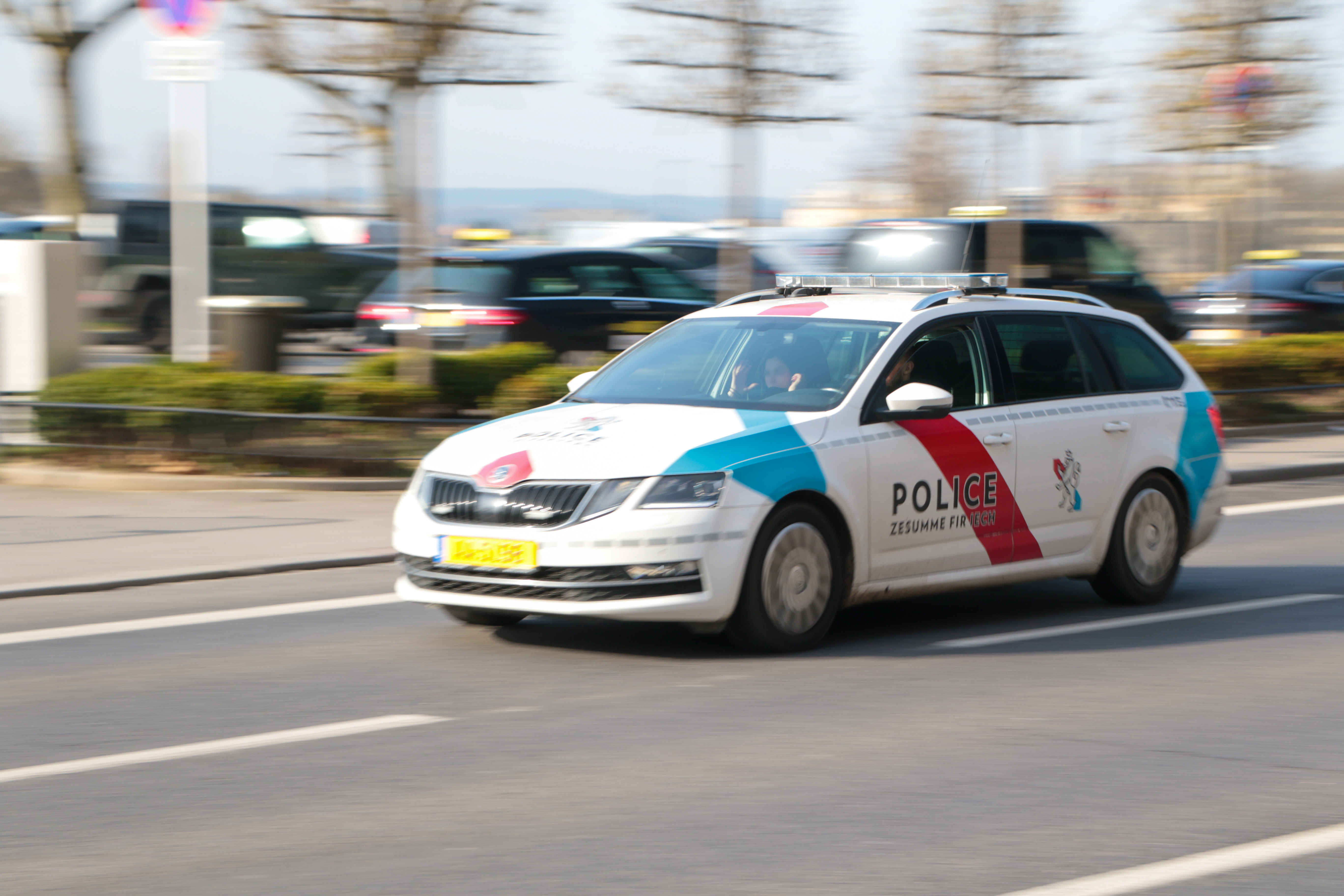 Rédange-sur-Attert: Une femme agresse des automobilistes et même la ...
