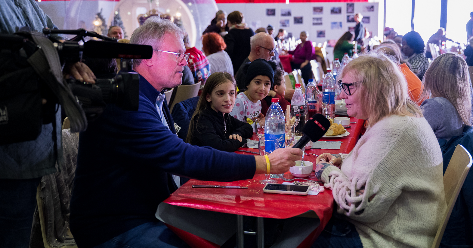 Stëmm vun der Strooss: De plus en plus de monde à la fête de Noël - RTL ...