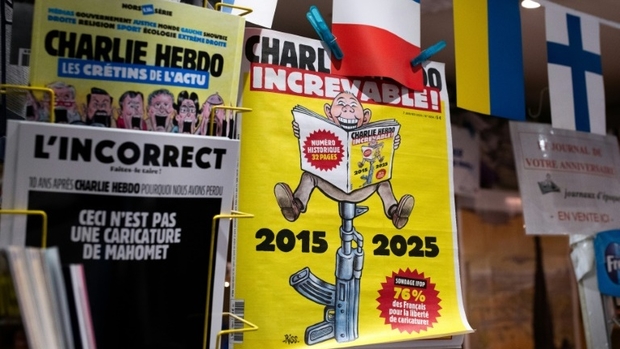 Pro-Poutine: Charlie Hebdo porte plainte pour de fausses Unes du journal