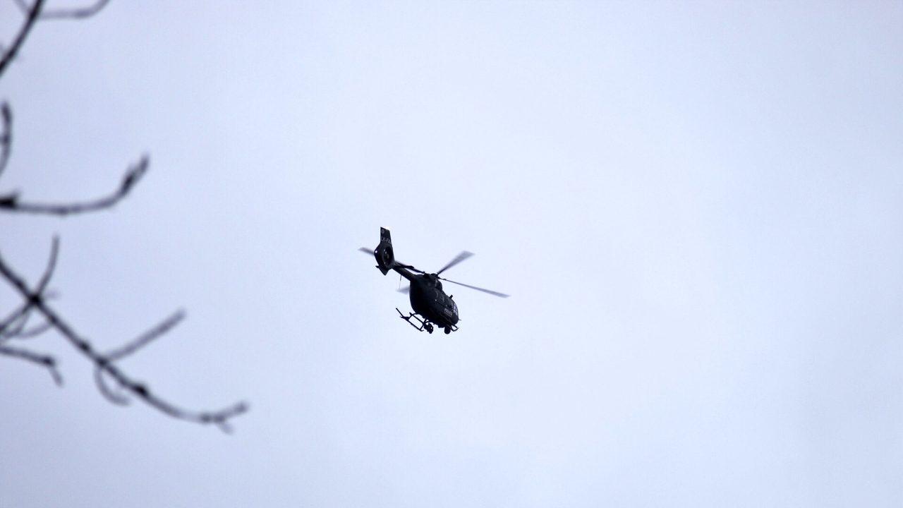 Thermal cameras: Police helicopter aids arrest of two burglars in ...