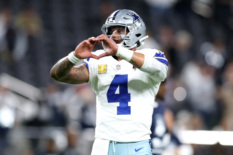 NFL: Grieving Cowboys remember Kneeland, defeat Raiders
