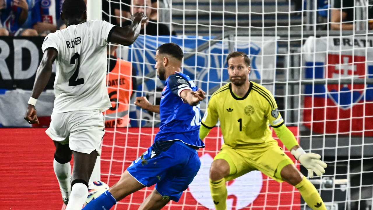 WM-Qualifikatioun am Futtball: Däitschland verléiert iwwerraschend ...
