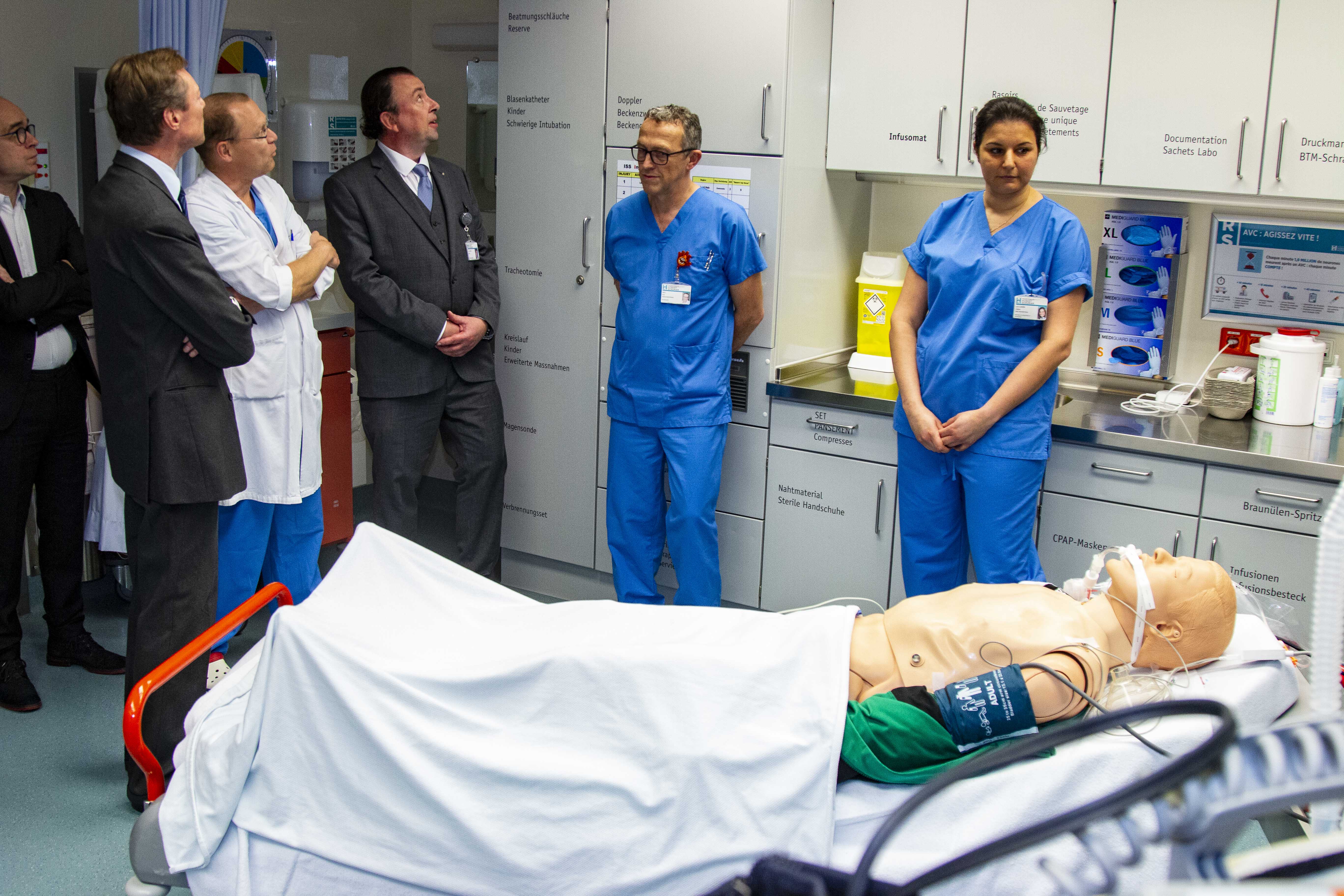 Grand-Duke visits hospital on Kirchberg - RTL Today
