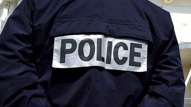 La blague tourne mal: Des jeunes jouent aux policiers à Gorcy et ...