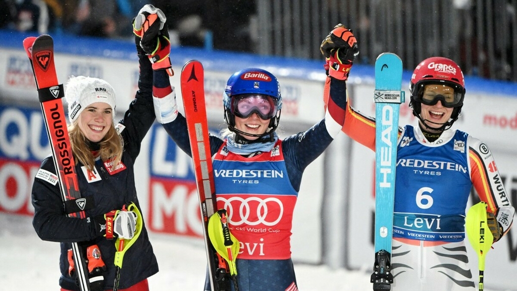 Schi Alpin: 98. Weltcup-Victoire vum Mikaela Shiffrin
