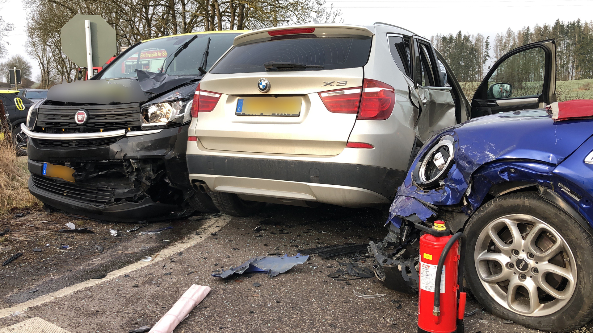 Héicht Bloen Eck: 4 Blesséierter no Accident op der Streck Steeën ...