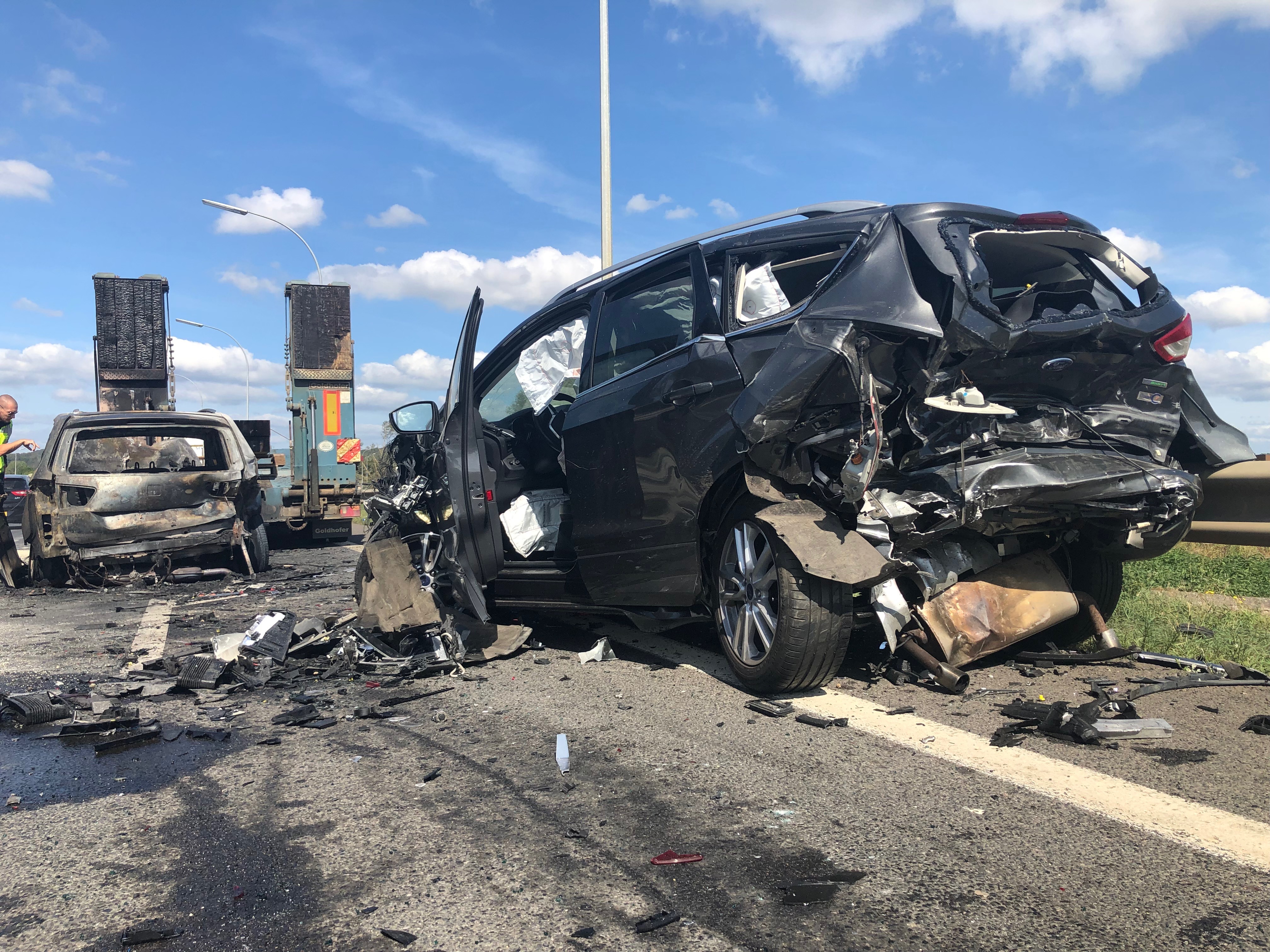 Accident mat 3 Gefierer virun RP Biff, een Auto a Flamen (6.9.2019 ...
