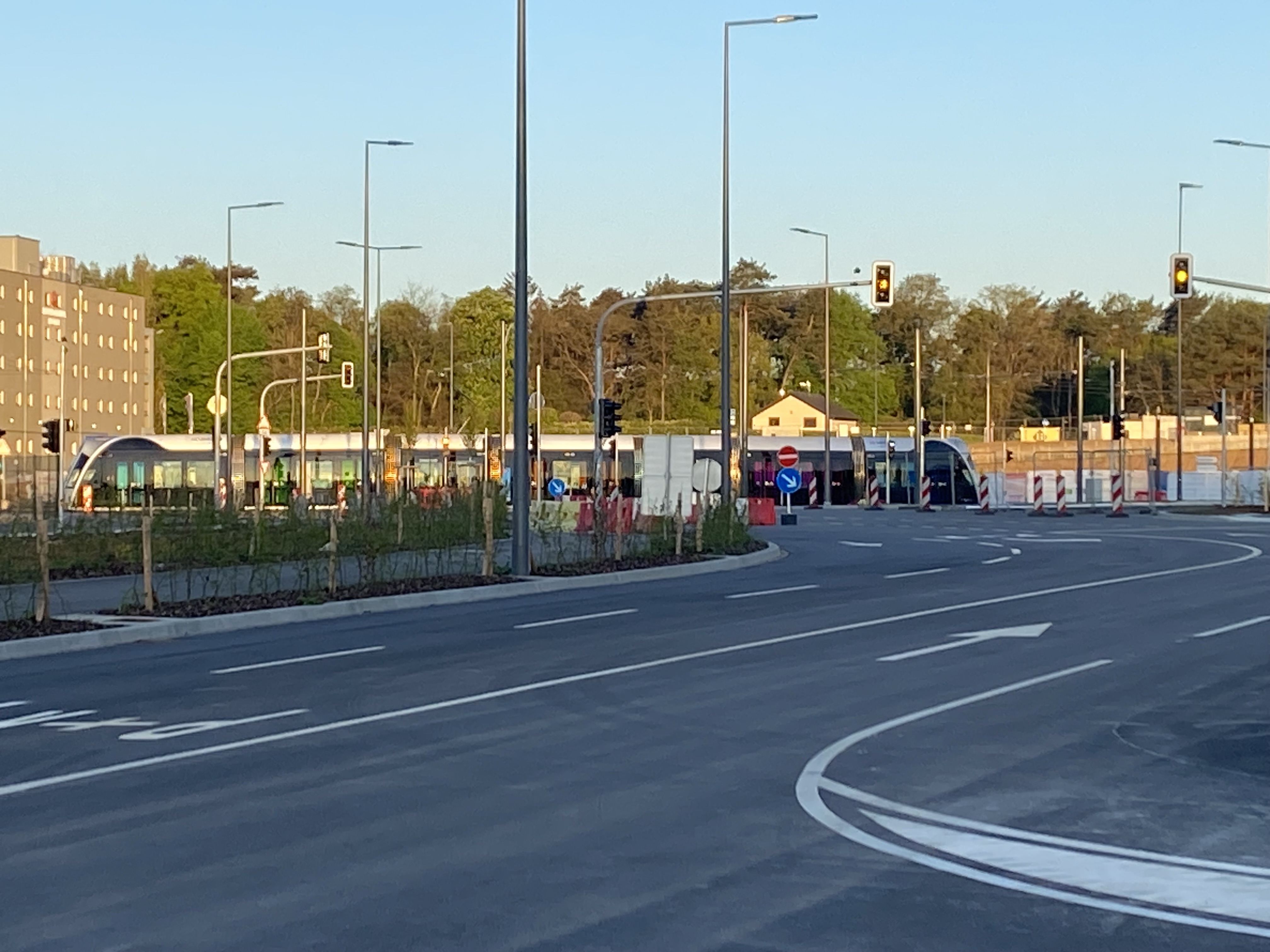 Comment profiter de sa gratuité: Le nouveau P+R du Findel a ouvert lundi matin - RTL Infos