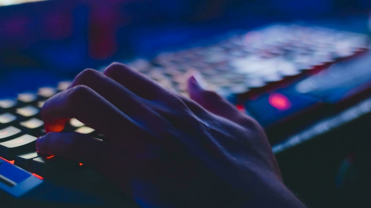 Online security (4): Radicalisation and other risks for youngsters ...