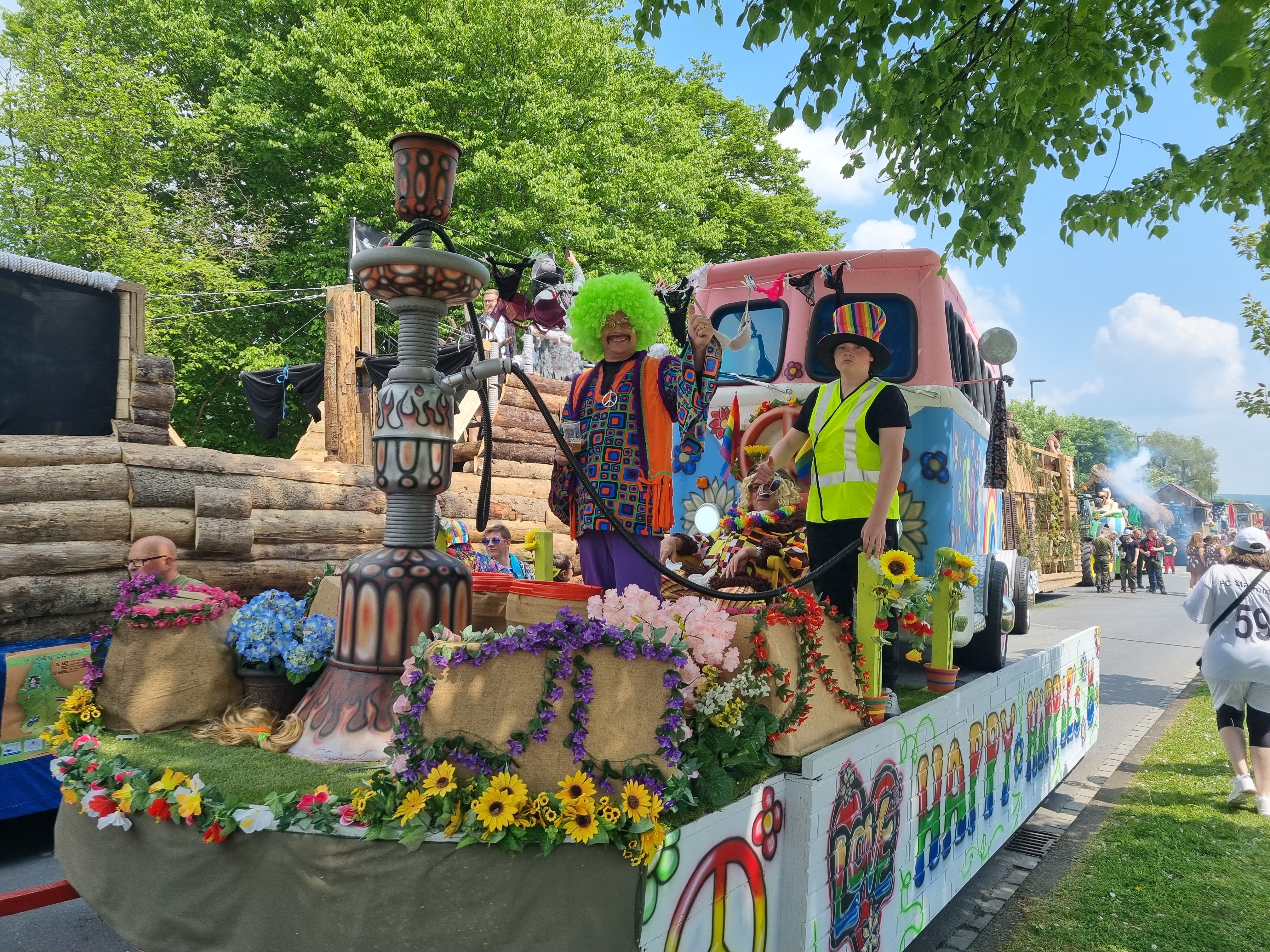 Evénement: Plus de 400 photos de la cavalcade de Diekirch - RTL Infos