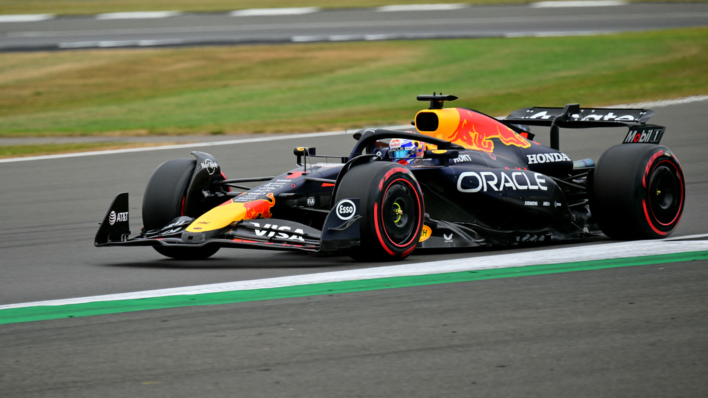 Formel 1 - Silverstone: Max Verstappen séchert sech d'Pole virun den ...